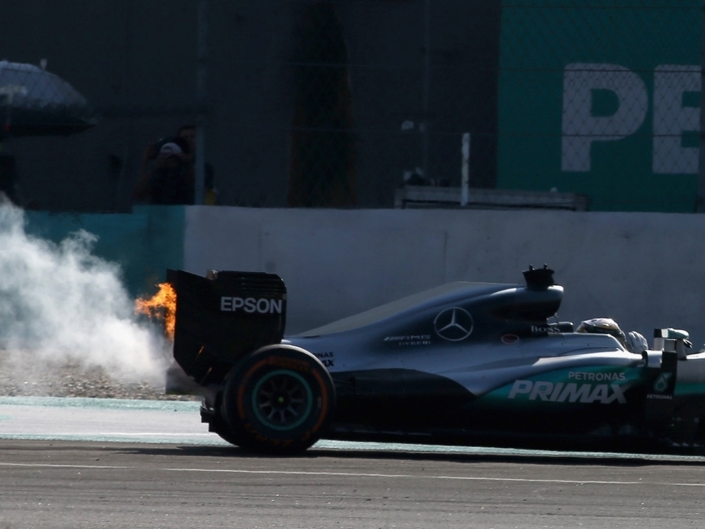 Wolff: Hamilton's Engine Blow-Out Still Haunts Us | PlanetF1 : PlanetF1