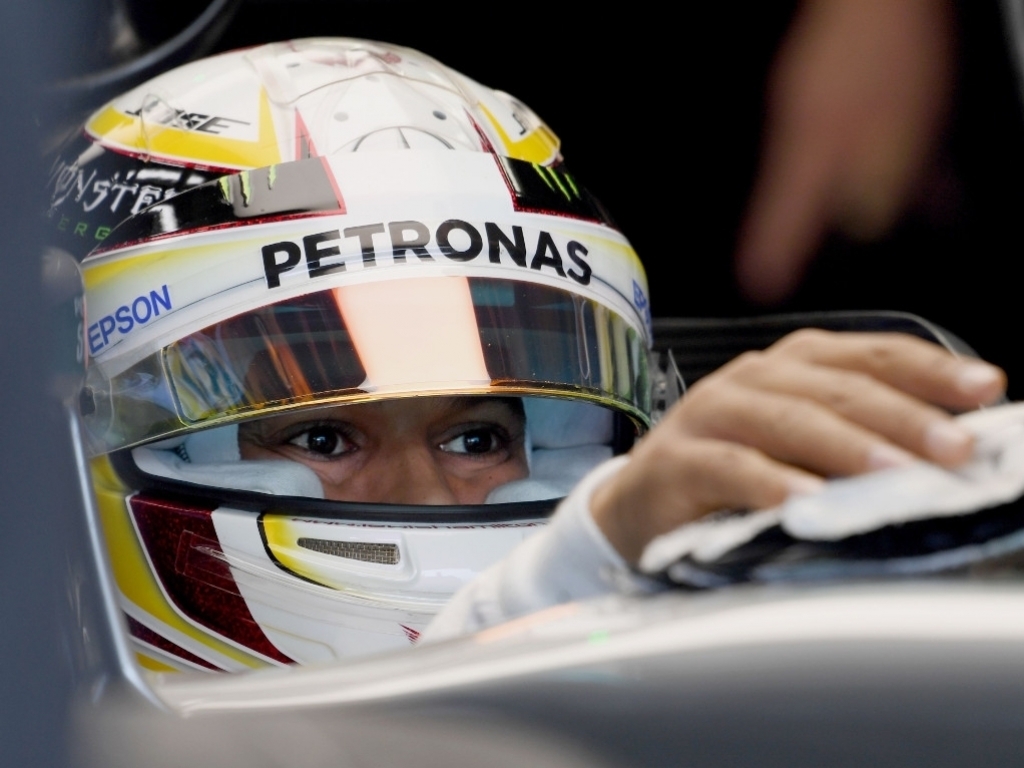 Hamilton was 'petrified' a DNF awaited | PlanetF1 : PlanetF1