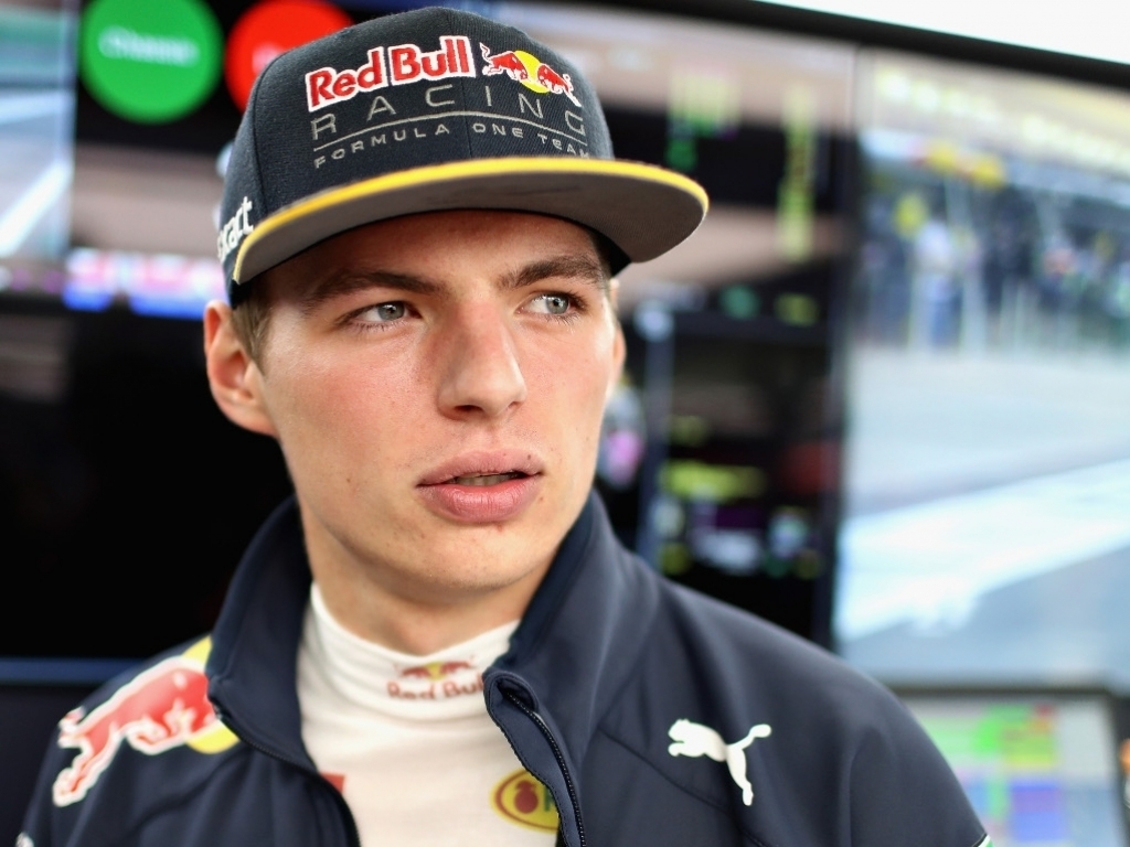 Verstappen keeping tight lid on expectations