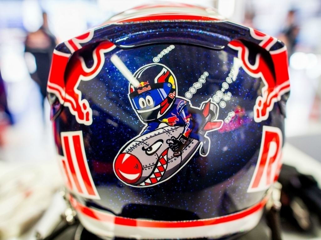 Tost urges Kvyat to 'be more disciplined'