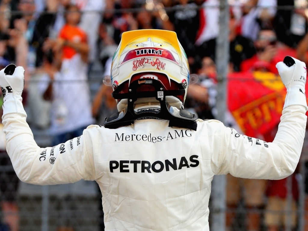 Race: Hamilton's US domination continues in Austin | PlanetF1 : PlanetF1