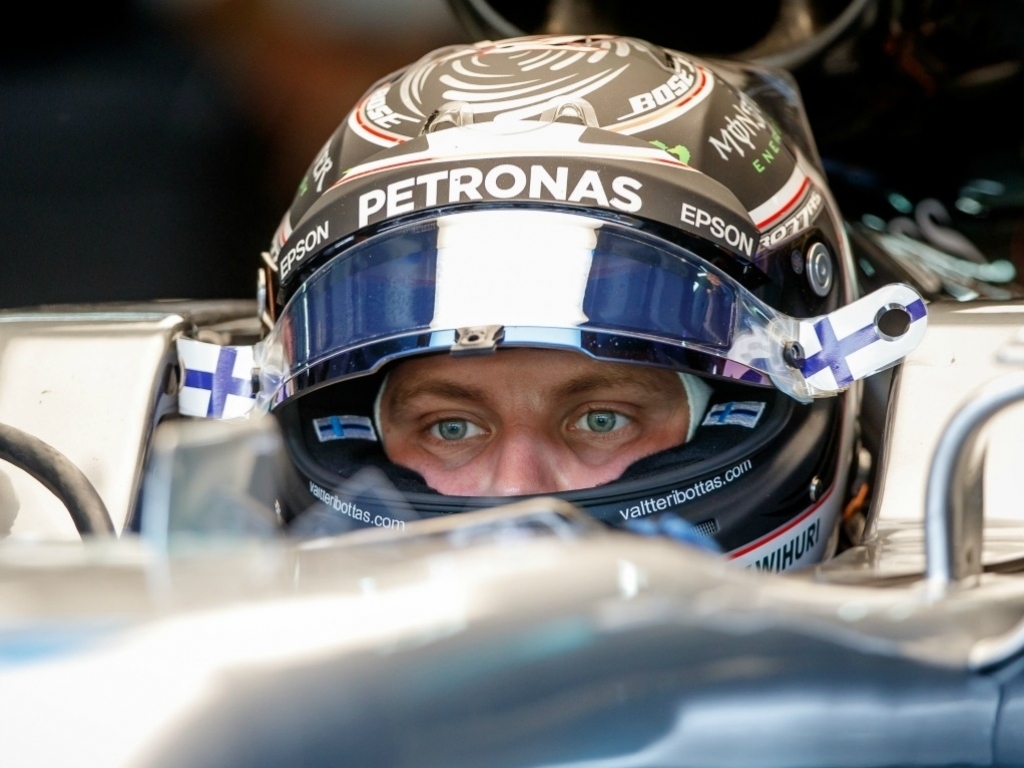 Fans given chance to design Bottas' helmet | PlanetF1