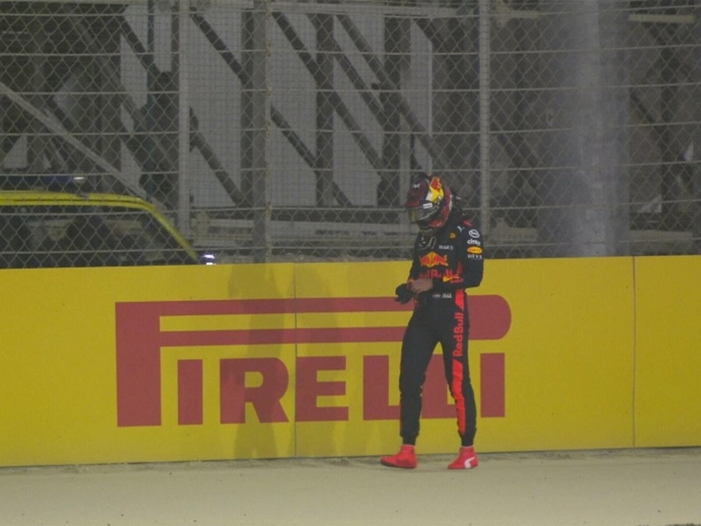 Verstappen's 'foot' to blame for Bahrain crash