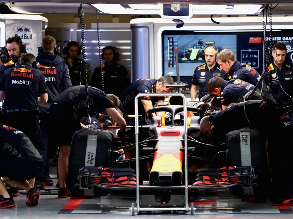'Herculean' effort from Red Bull's mechanics | PlanetF1 : PlanetF1