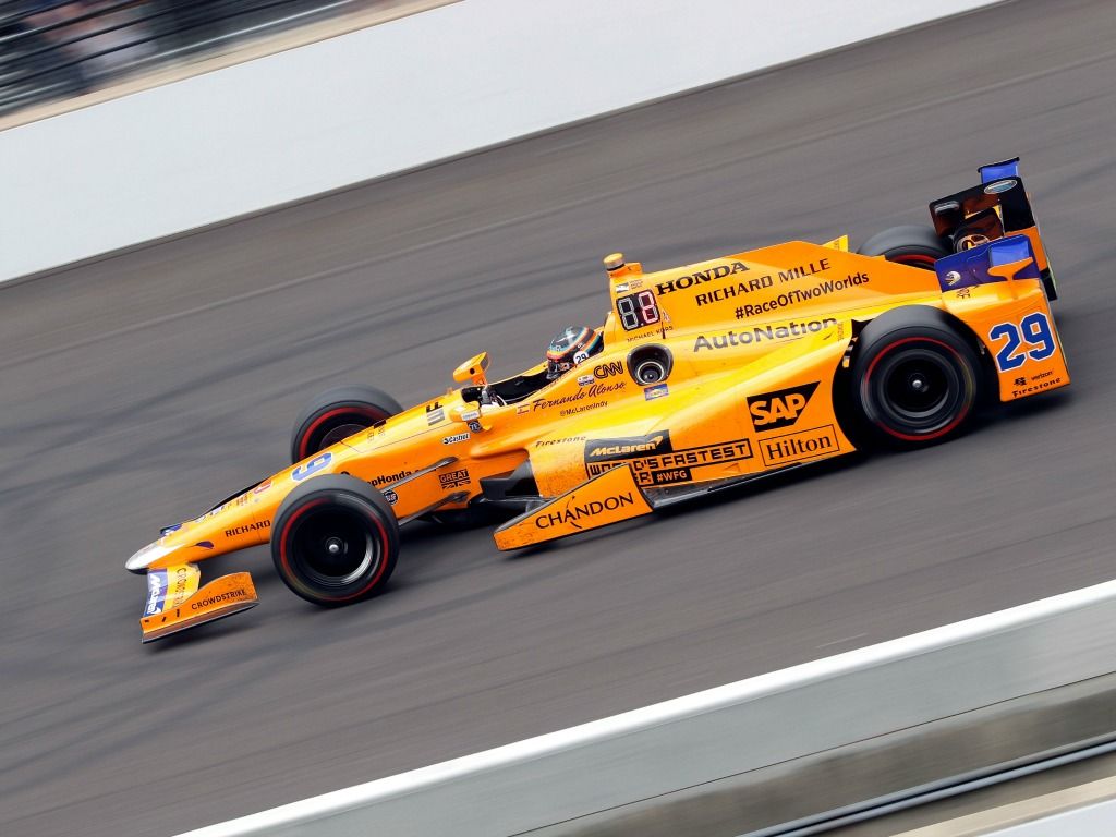 McLaren keep quiet on full-time IndyCar rumours