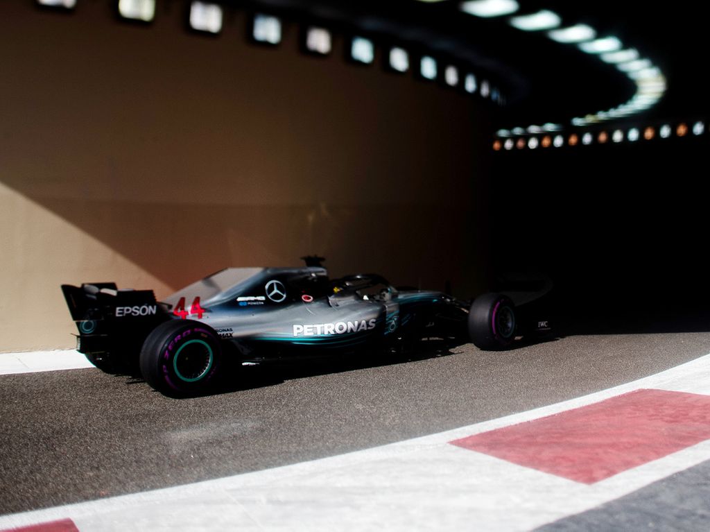 FP3: Lewis Hamilton hits the front in final practice | PlanetF1 : PlanetF1