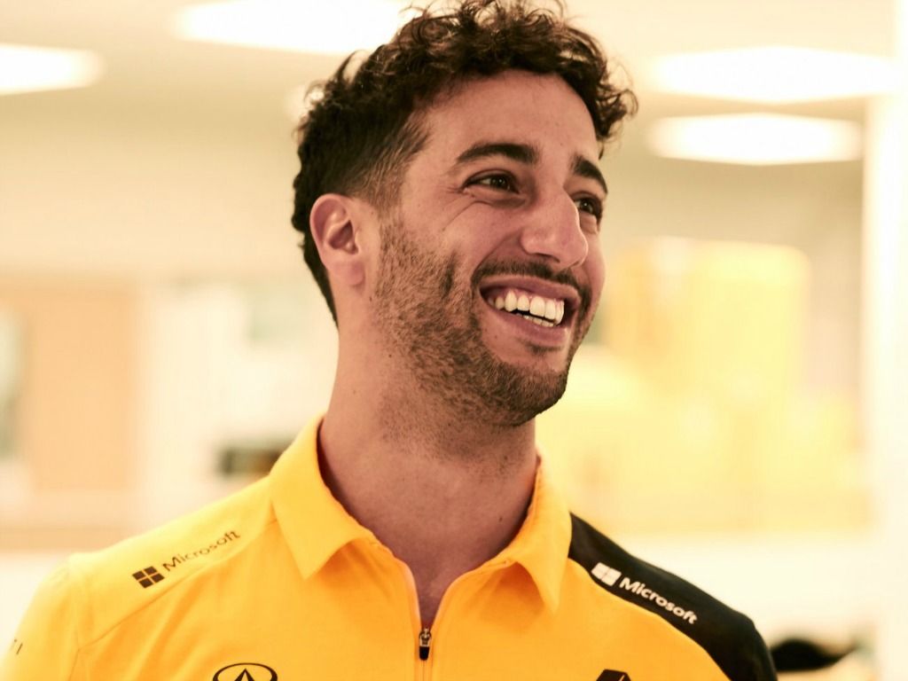 A first look at Daniel Ricciardo in Renault yellow... | PlanetF1 : PlanetF1