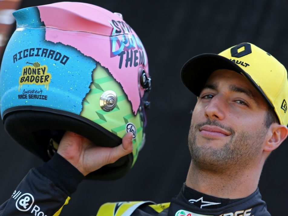 Gallery: Daniel Ricciardo shows off 2019 helmet | PlanetF1