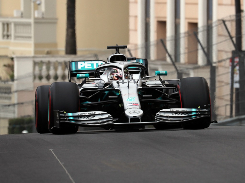 FP2: Shock...Lewis Hamilton leads a Mercedes 1-2 | PlanetF1 : PlanetF1