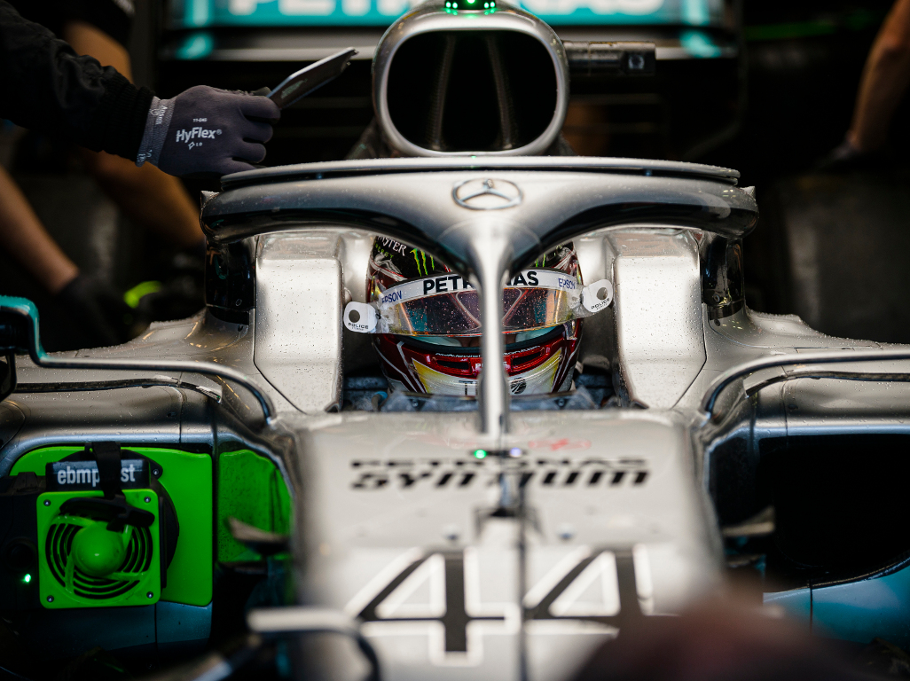 FP3: Hamilton on top in a 'snowy' final practice | PlanetF1 : PlanetF1