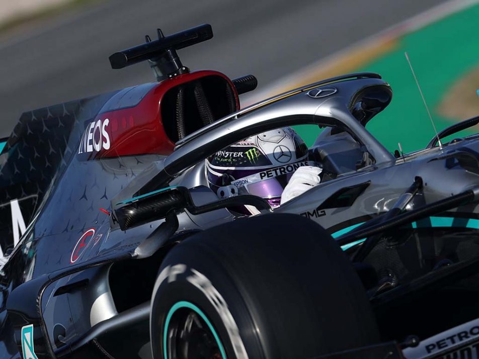 Lewis Hamilton's steering wheel attracts attention | PlanetF1