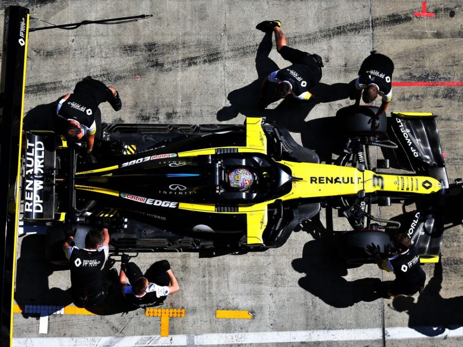 Daniel Ricciardo celebrates 10th F1 anniversary at Silverstone | PlanetF1