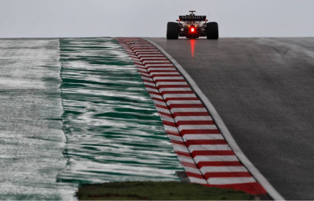 'Spectacular' overtake button planned for new engines | PlanetF1