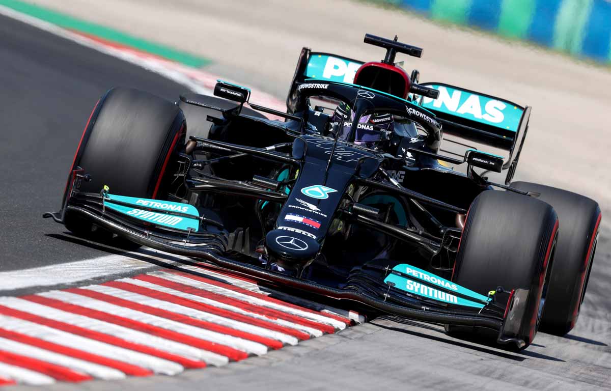 Lewis Hamilton lost 3kg in weight in 'sauna' cockpit | PlanetF1 : PlanetF1