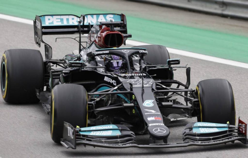 Lewis Hamilton's rear wing passed Mercedes' tests with triple the FIA force