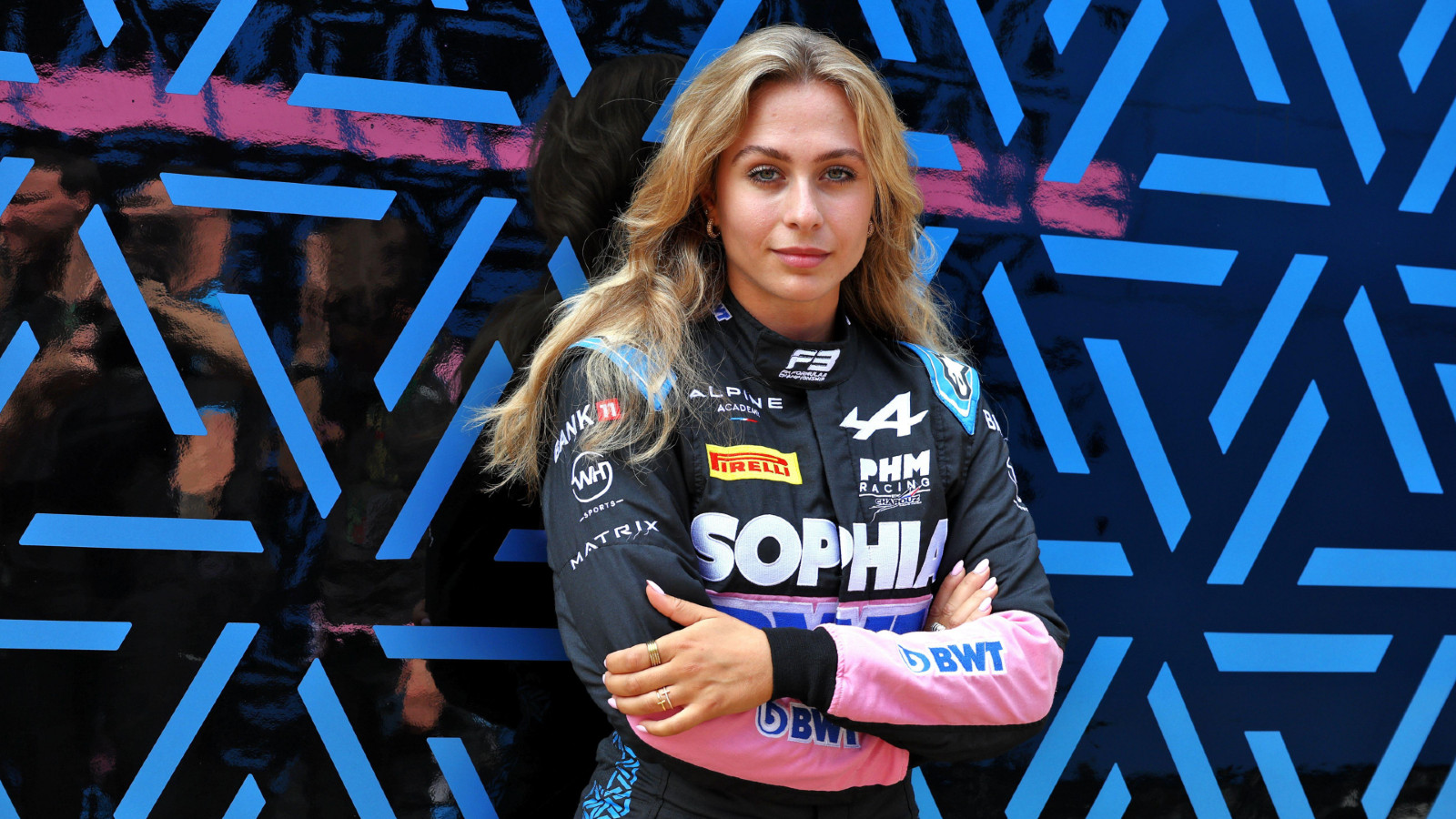 Leading female driver prospect follows in Max Verstappen's footsteps ...