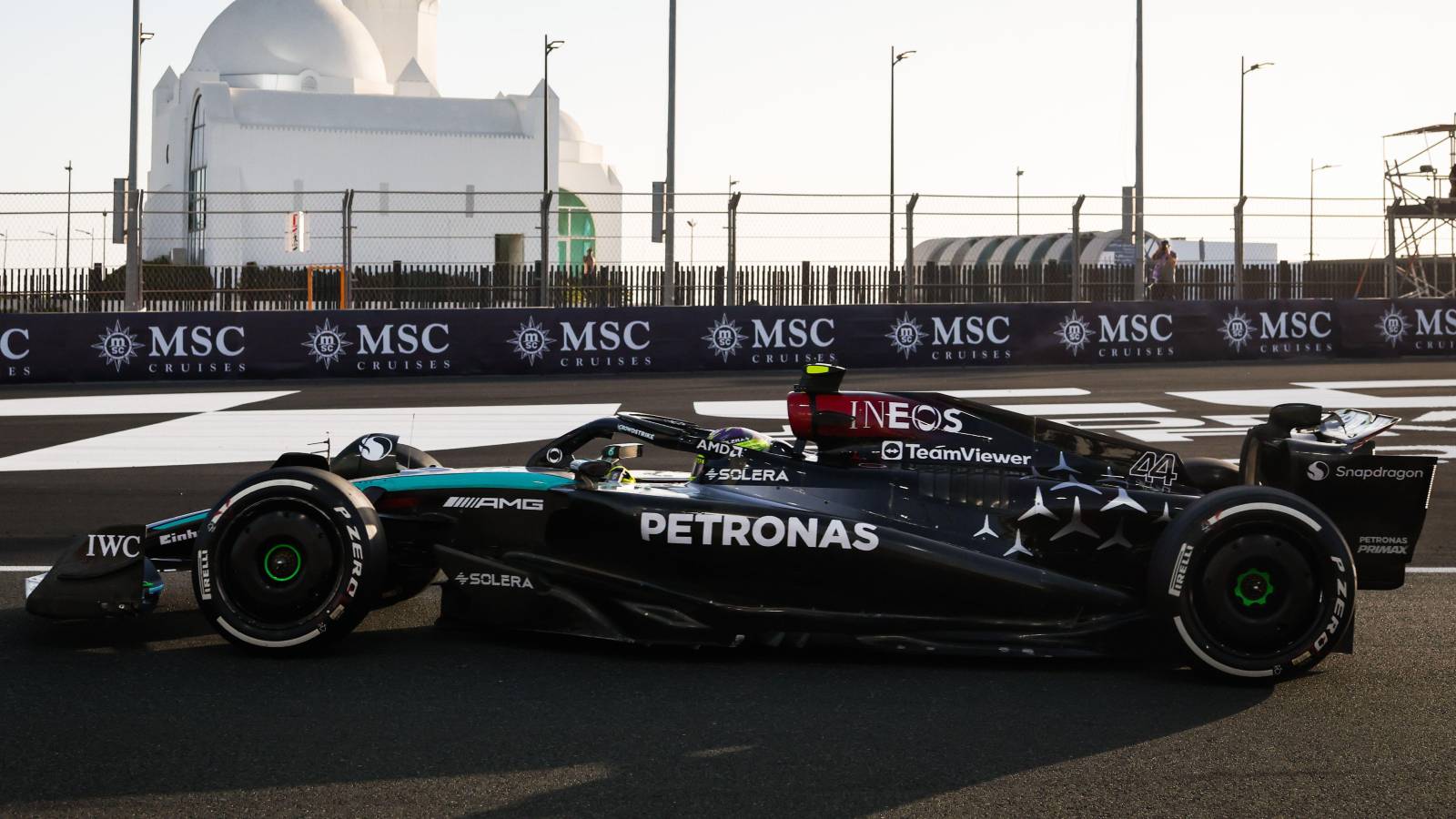 Lewis Hamilton tells Mercedes 'fix it' as three-year-old flaw strikes again : PlanetF1