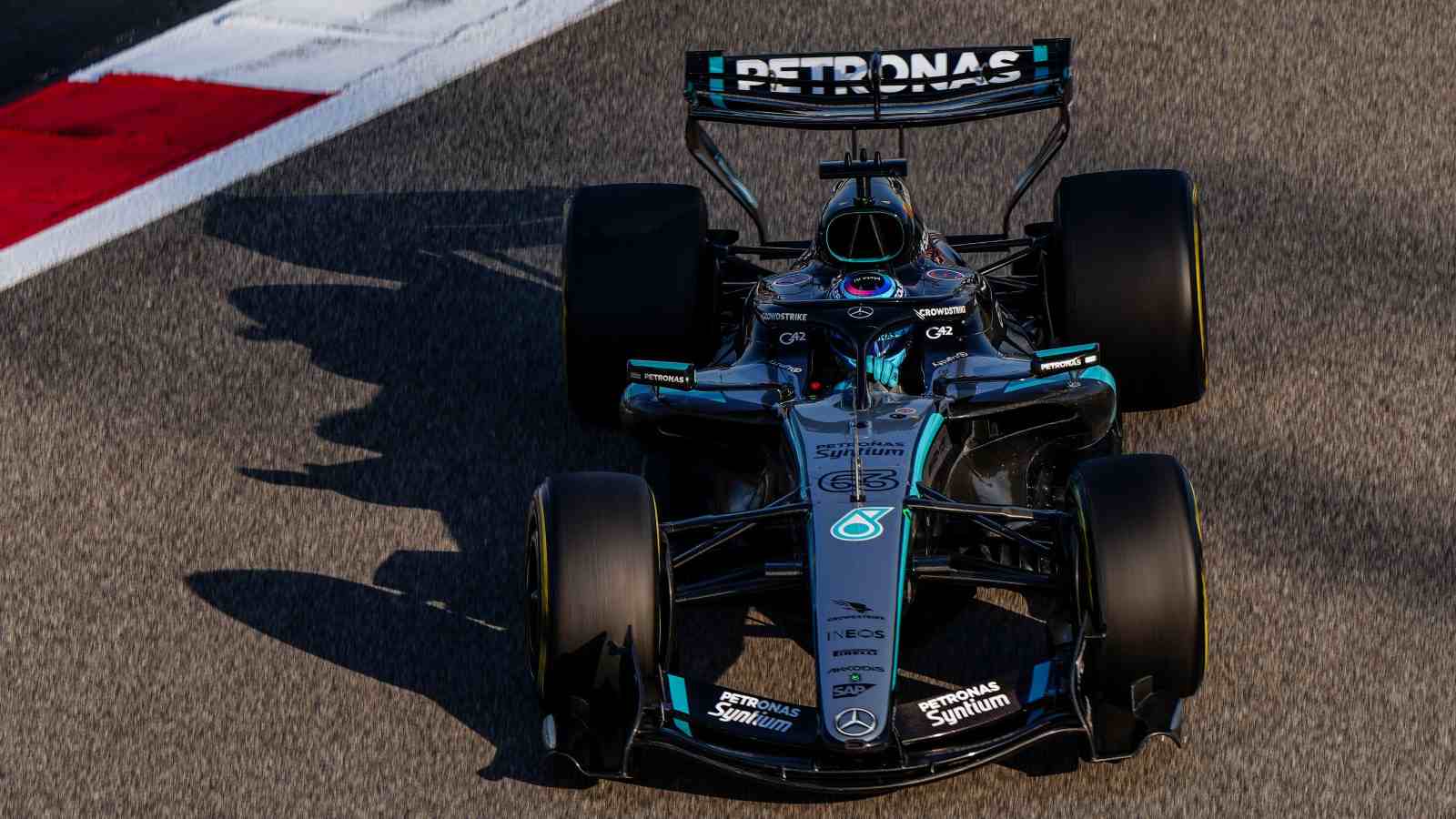 Mercedes rear wing innovation: new ‘saddle’ flap revealed in Bahrain test